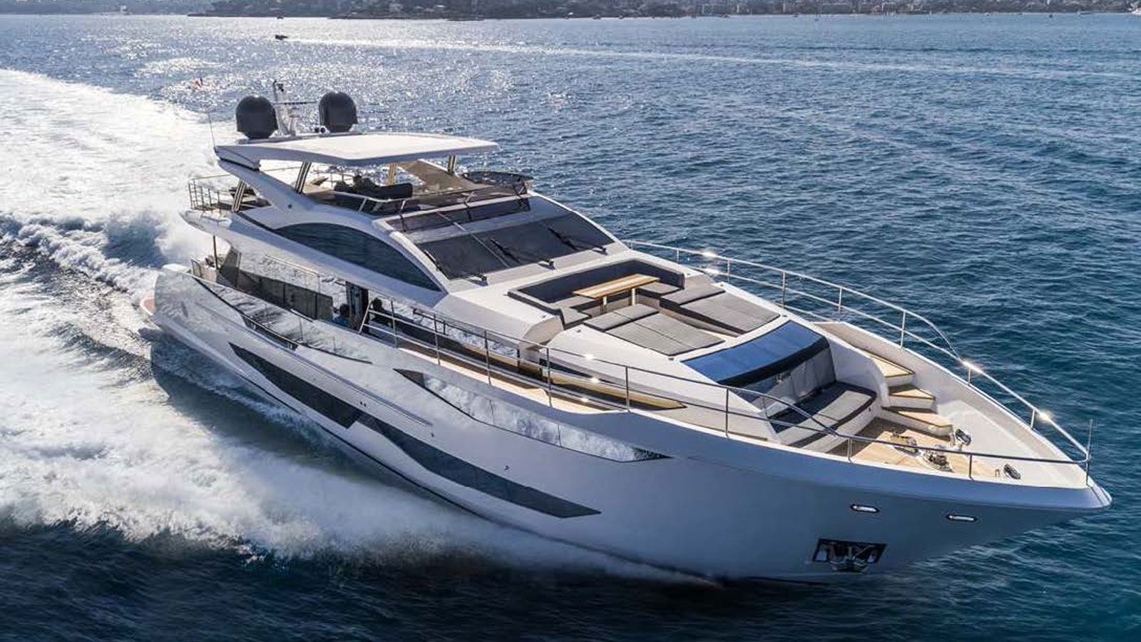 €700k price drop on 27m Pearl motor yacht Thetis